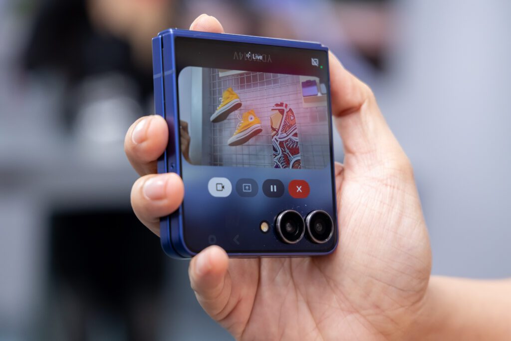 Galaxy Z Flip7 - điện thoại gập nhỏ gọn tích hợp AI của Samsung - TechTrends.vn - Xu hướng công nghệ